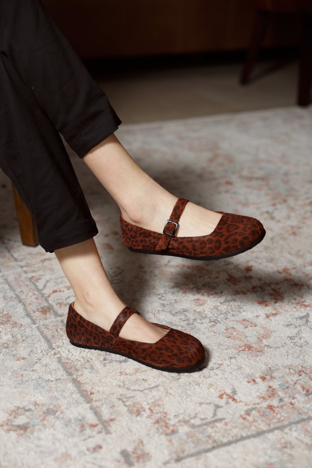 Lisbeth Joe | Most Fashionable Minimalist Shoes